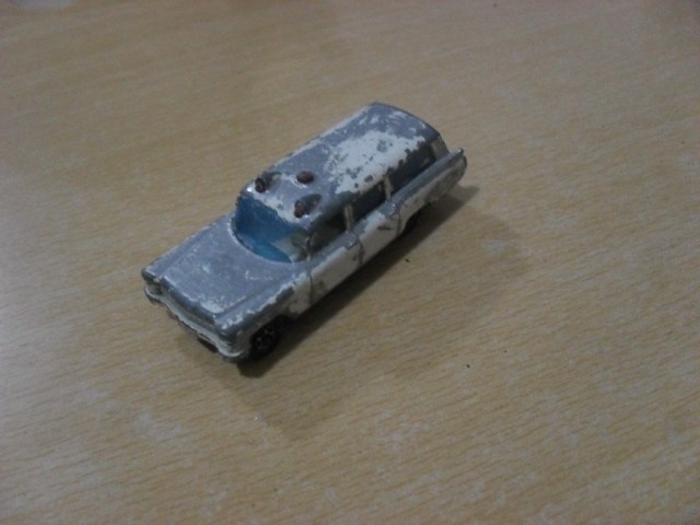 MATCHBOX - CADILLAC  AMBULANCE