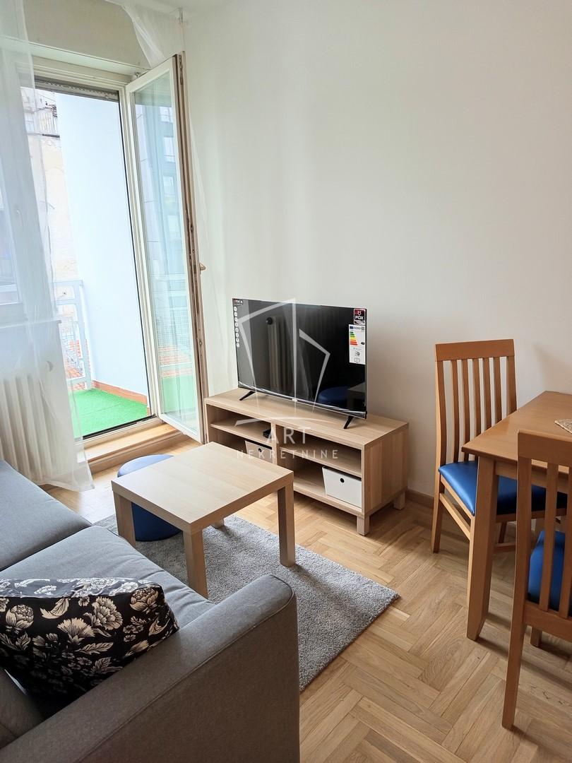 Donji Dorćol, odlična lokacija, 40m2 ID#10300
600 €