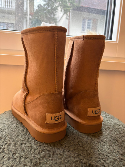 Ugg cizme novo