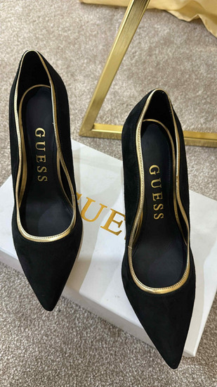 Guess nove 40