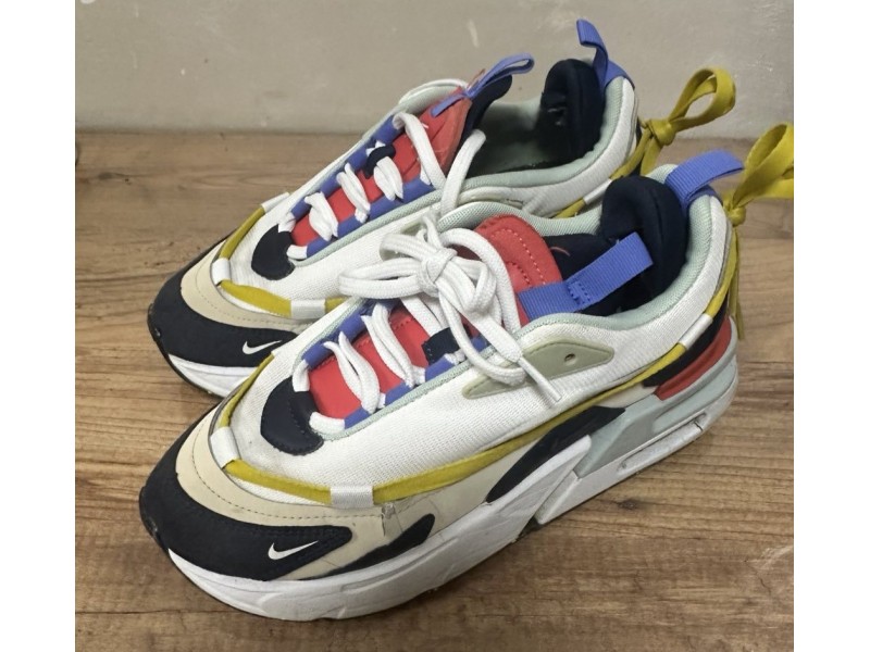 NIKE AIR MAX FURYOSA