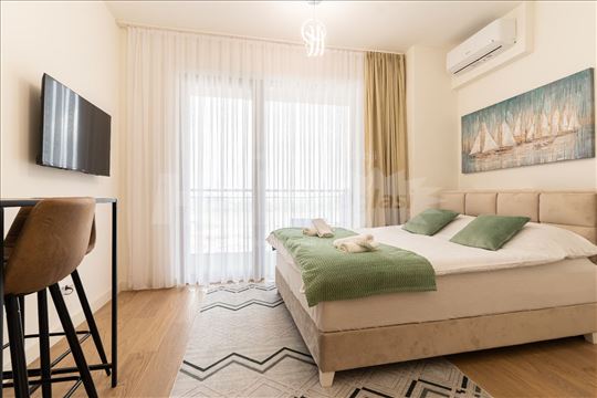 Izdajem 2 studio stana – Beograd na vodi