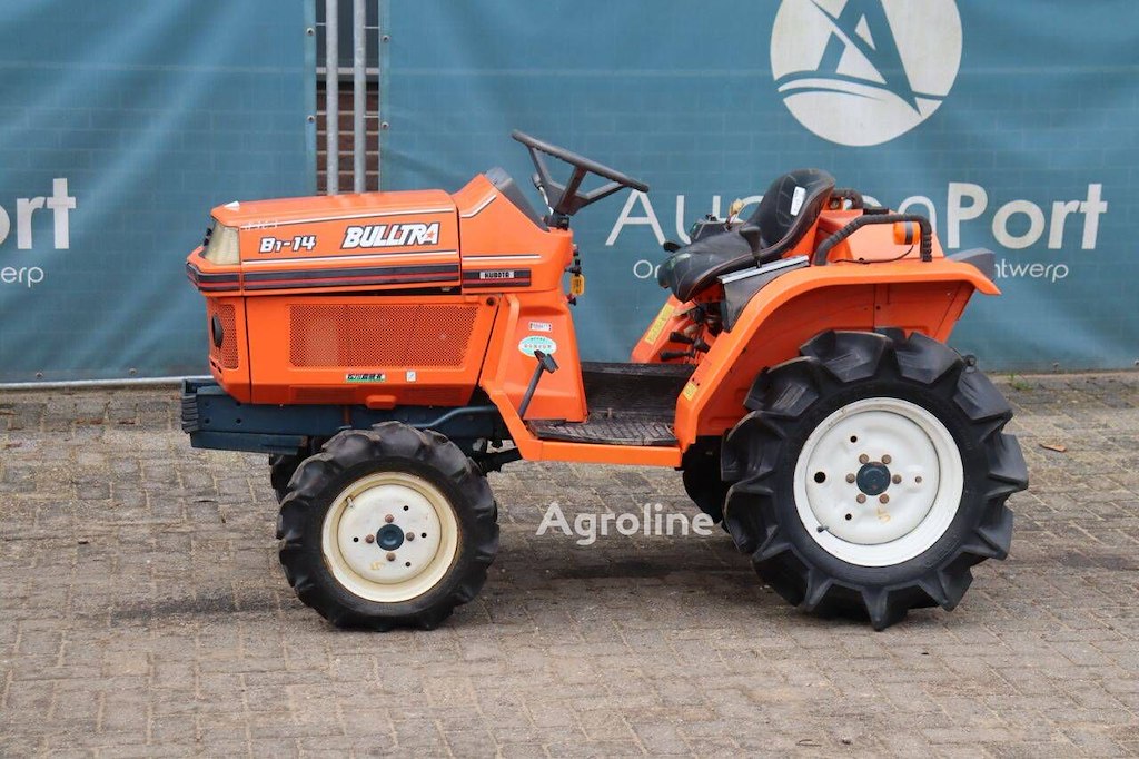 Prodaje se Kubota B1-14 Bulltra traktor točkaš na aukciji