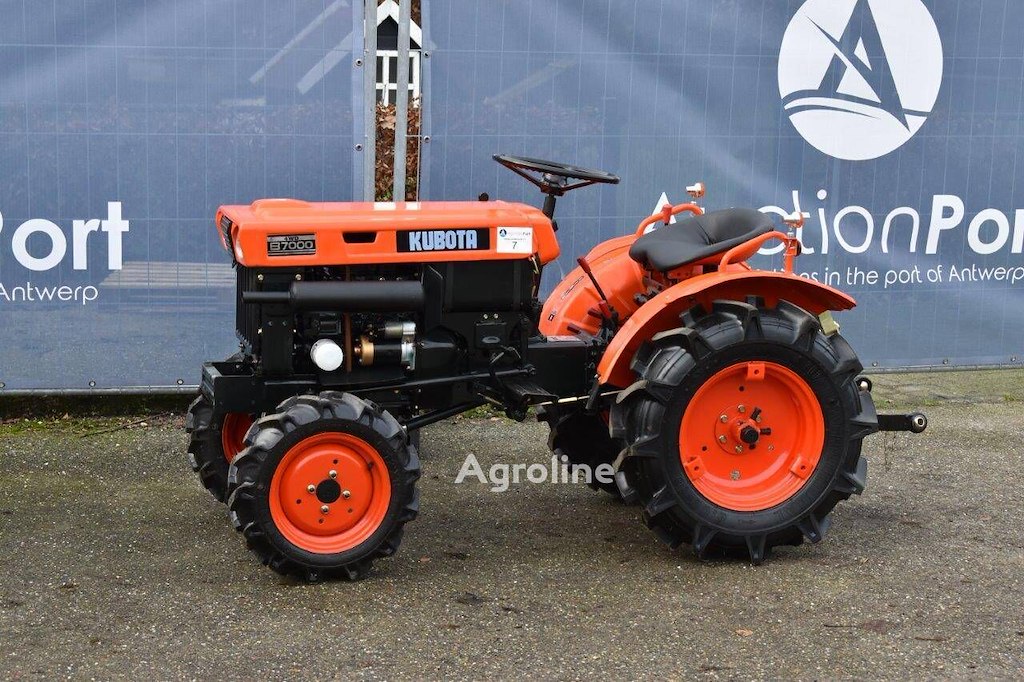 Prodaje se Kubota B7000 traktor točkaš na aukciji