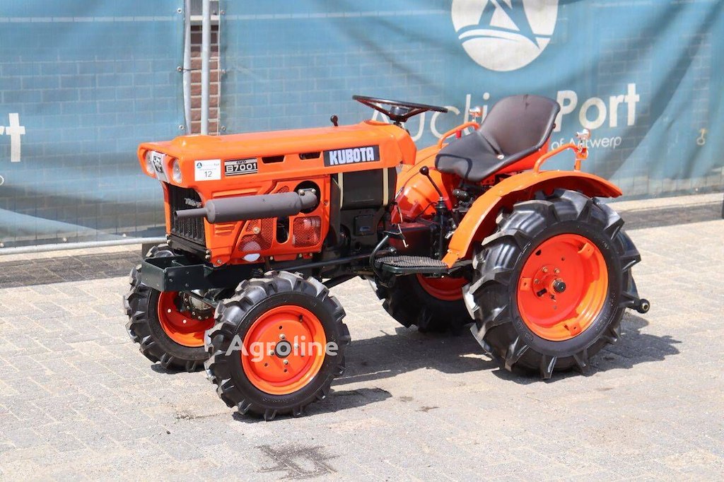 Prodaje se Kubota B7001 traktor točkaš na aukciji