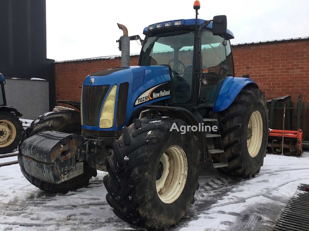 Prodaje se New Holland TG 230 traktor točkaš na aukciji