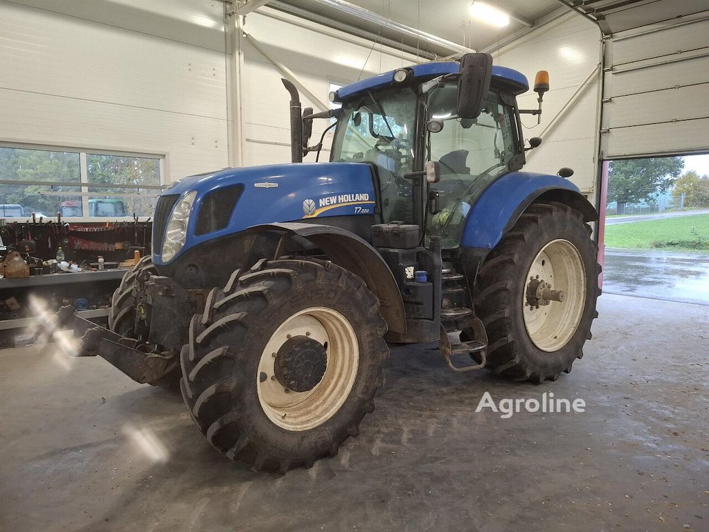 New Holland T7.220 AutoCommand traktor točkaš