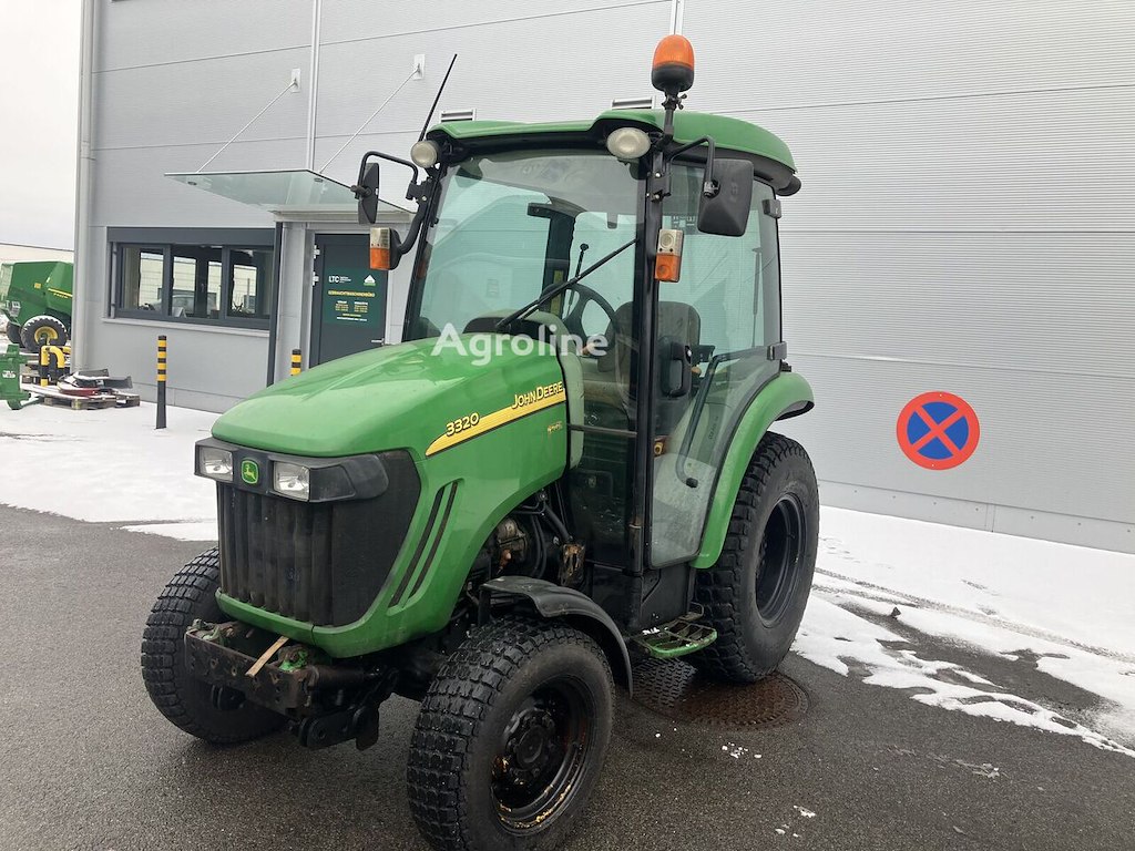 John Deere 3320 mini traktor