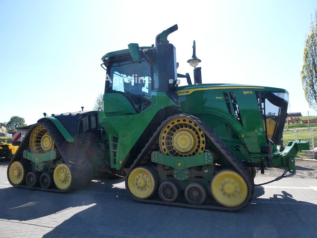 John Deere 9RX 640 traktor guseničar