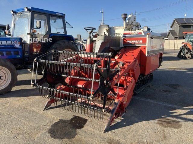 Kubota TRACTOR(Kubota) kombajn za žito