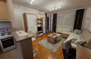 Prodajem Stan-Apartman, Bulevar Patrijarha Pavla