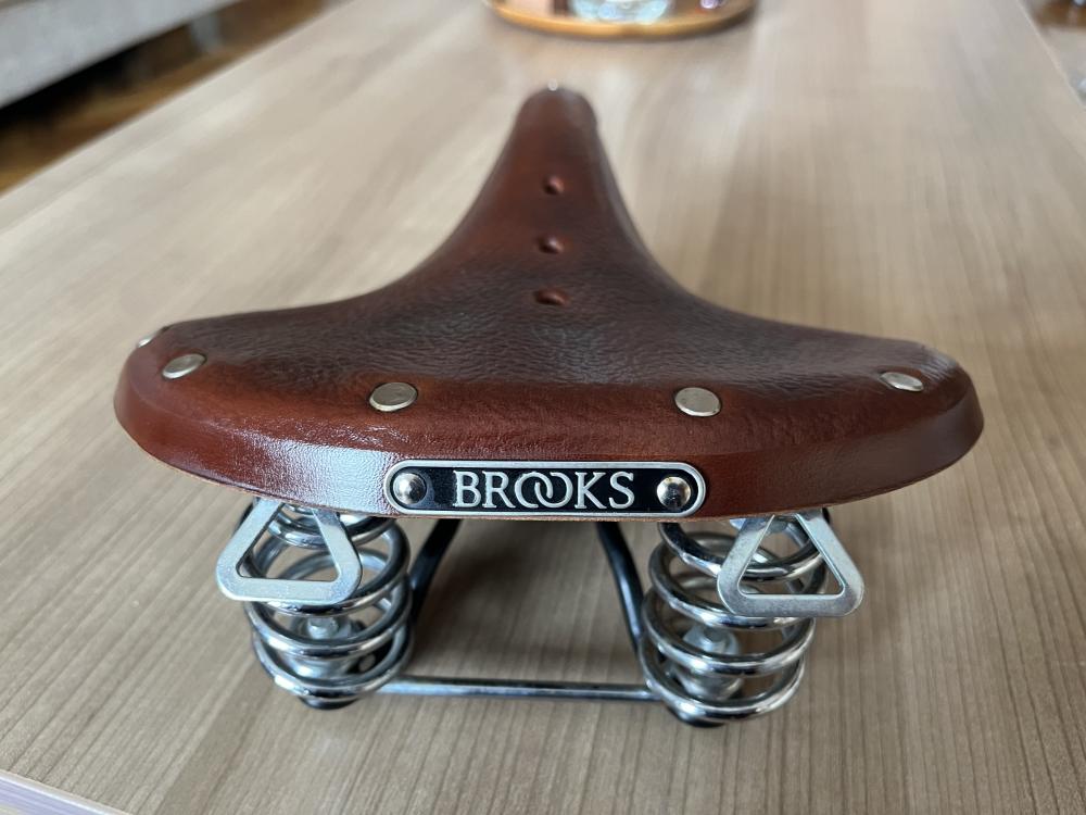 Brooks B67 kao NOVO