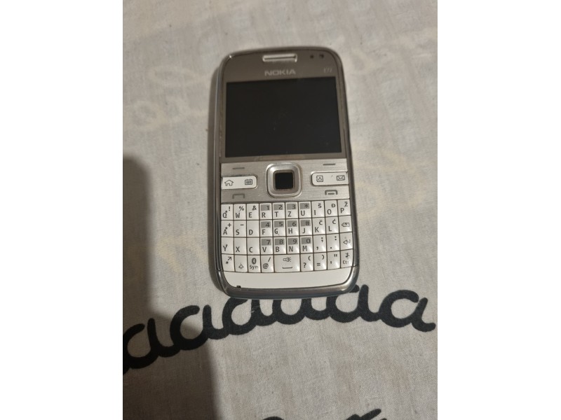 Nokia E72