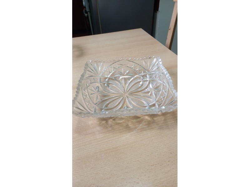 Zajecarski kristal,cinija za sve namene 21x21x6cm