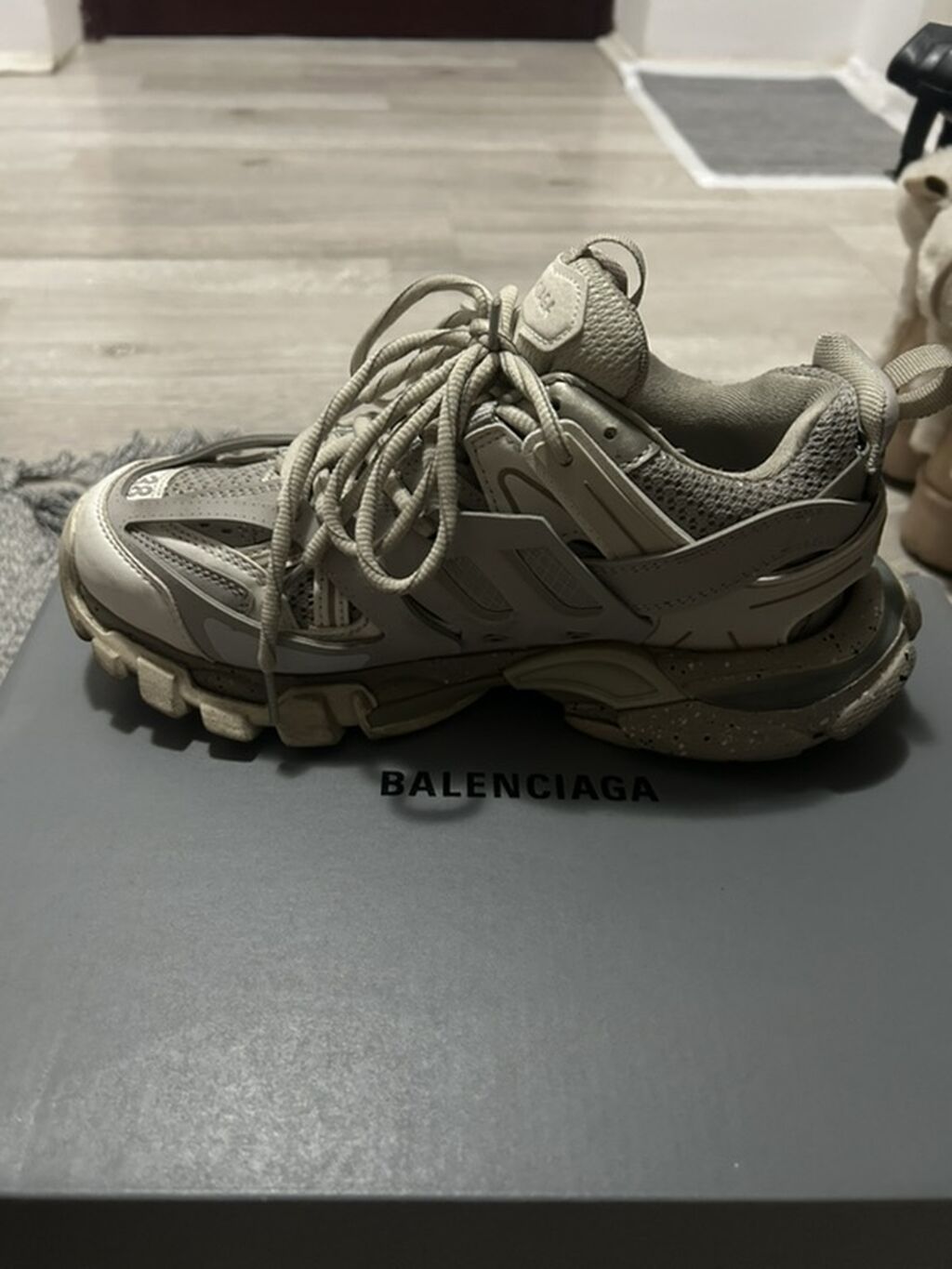 Balenciaga, 39, bоја - Bež