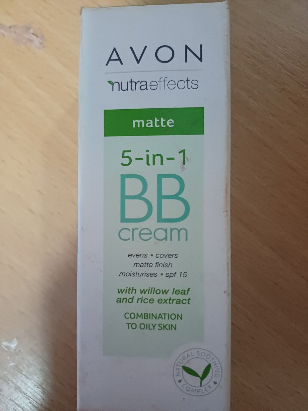 AVON Nutra Effects Matte 5‑u‑1 BB krema - Mat završnica, ujednačava i