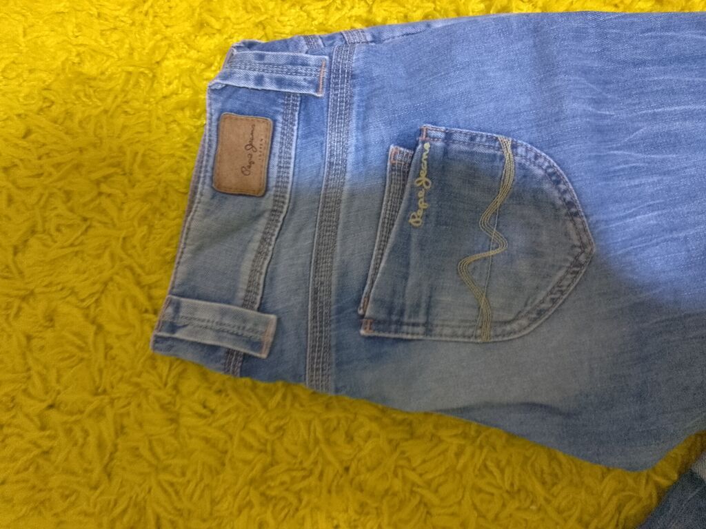 Pepe jeans farmerke,kao nove,bez ostecenja.Velicina 26.Sve se vidi na