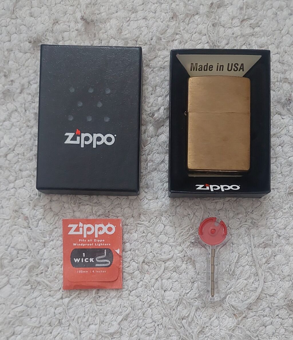 Zippo upaljač model: ZIPPO 204B Classic BrushedBrass Upaljač. Kupljen
