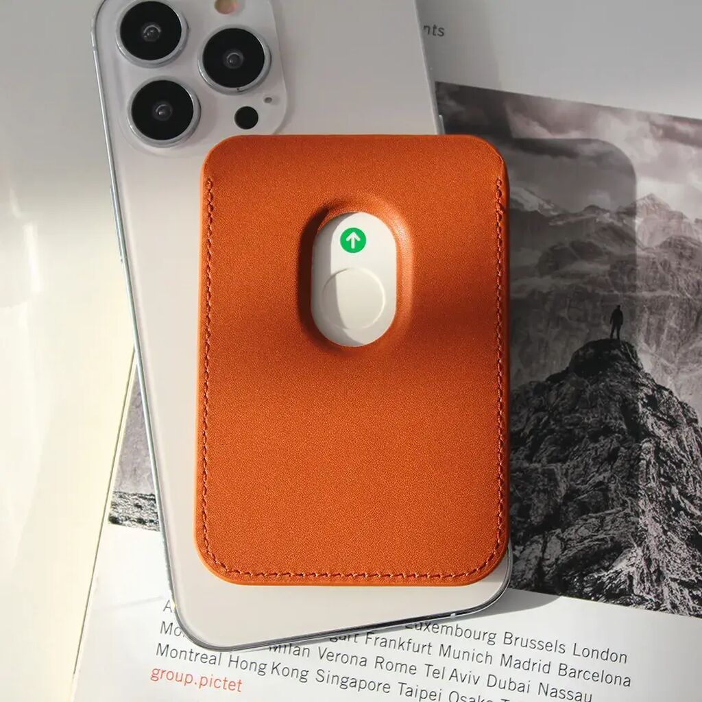 Maska Leather Magsafe Pocket za iPhone 13 braon. Kataloški broj