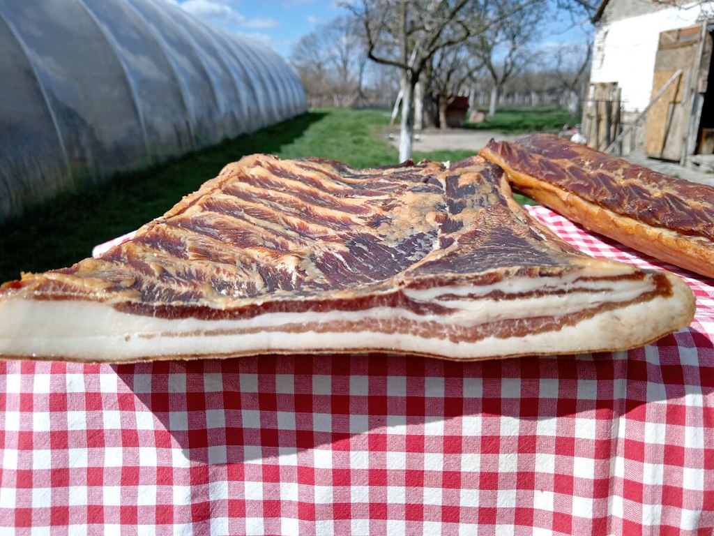 Domaća slanina 500gr- 950din