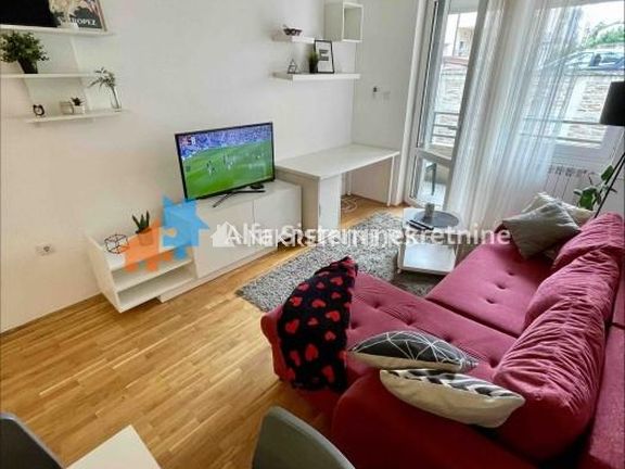 Zvezdara, Đeram pijaca, 1.5 stan, 50m2, 650 EUR, ID 52502