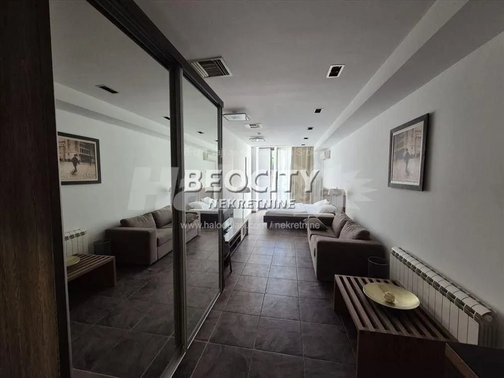 Izdavanje, jednosoban stan, 70m², Dedinje Sve Podlokacije, Beograd