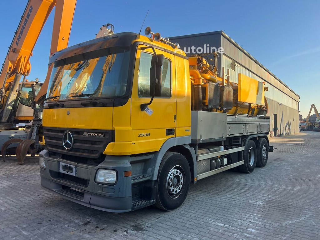 Mercedes-Benz Actros 2536 kamion s ravnom platformom