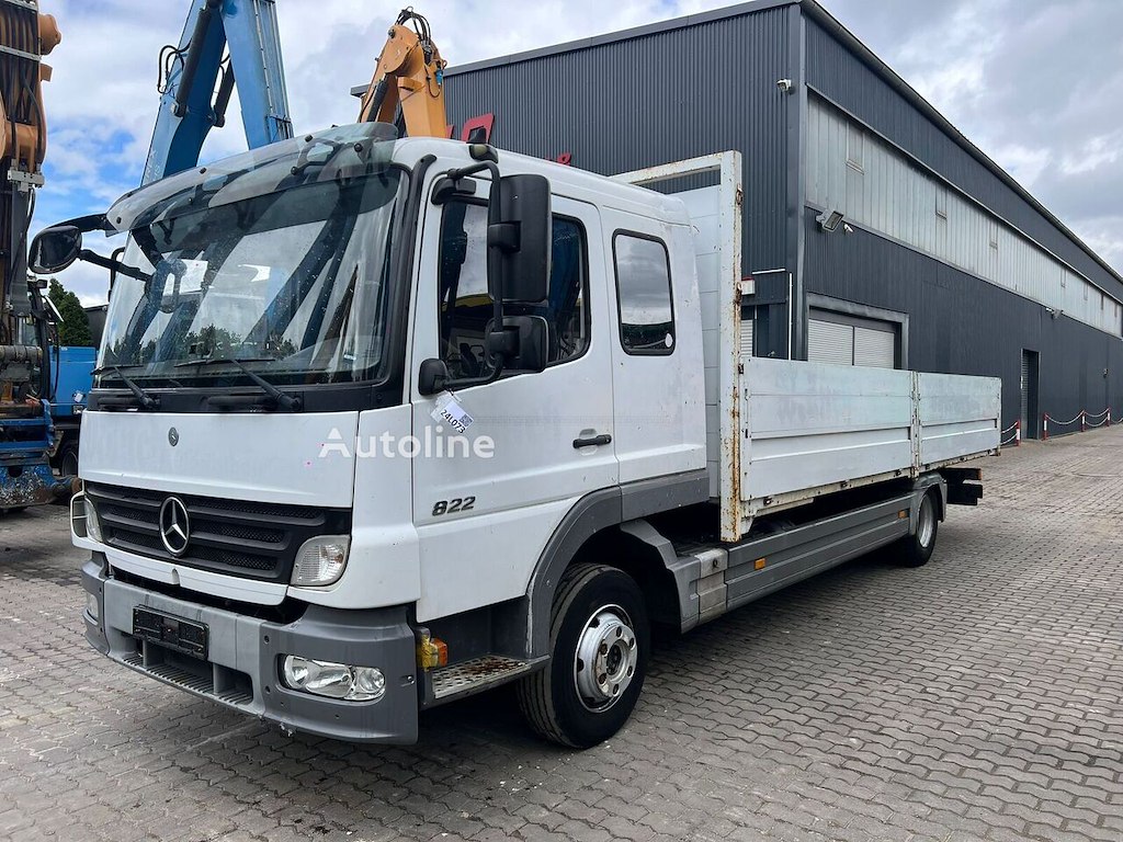 Mercedes-Benz Atego 822 kamion s ravnom platformom