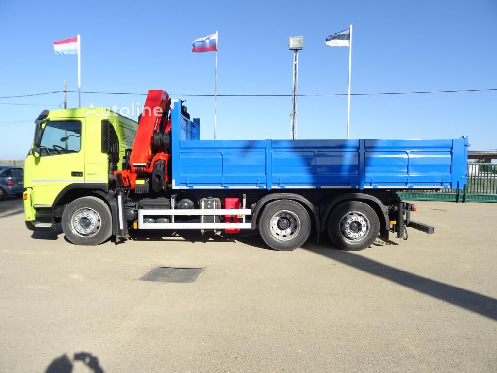 Volvo FM 440 kamion s ravnom platformom
