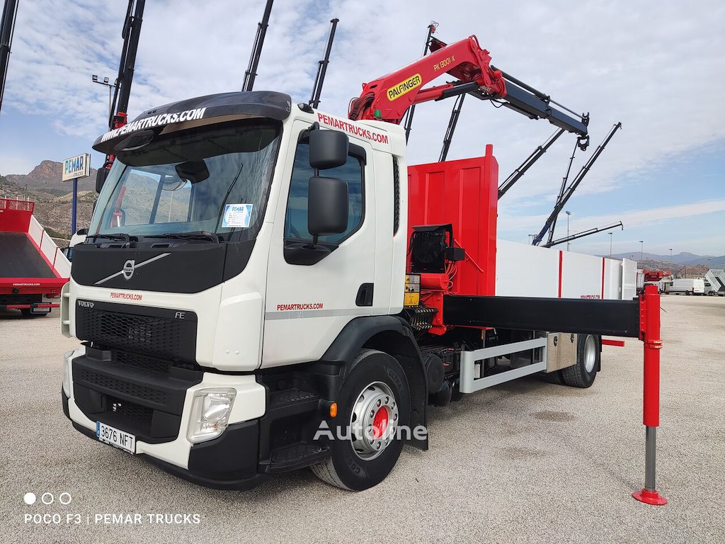 Volvo FE 280 GRUA PALFINGER PK 13001 CAJA FIJA 18T kamion s ravnom platformom