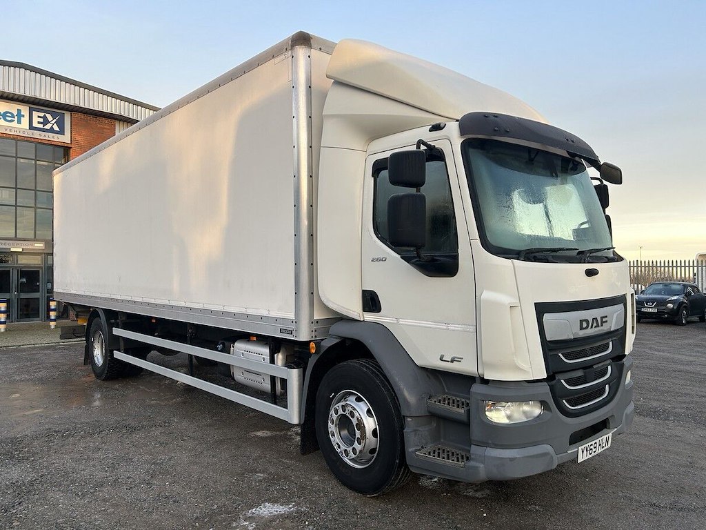 DAF LF 260 kamion furgon