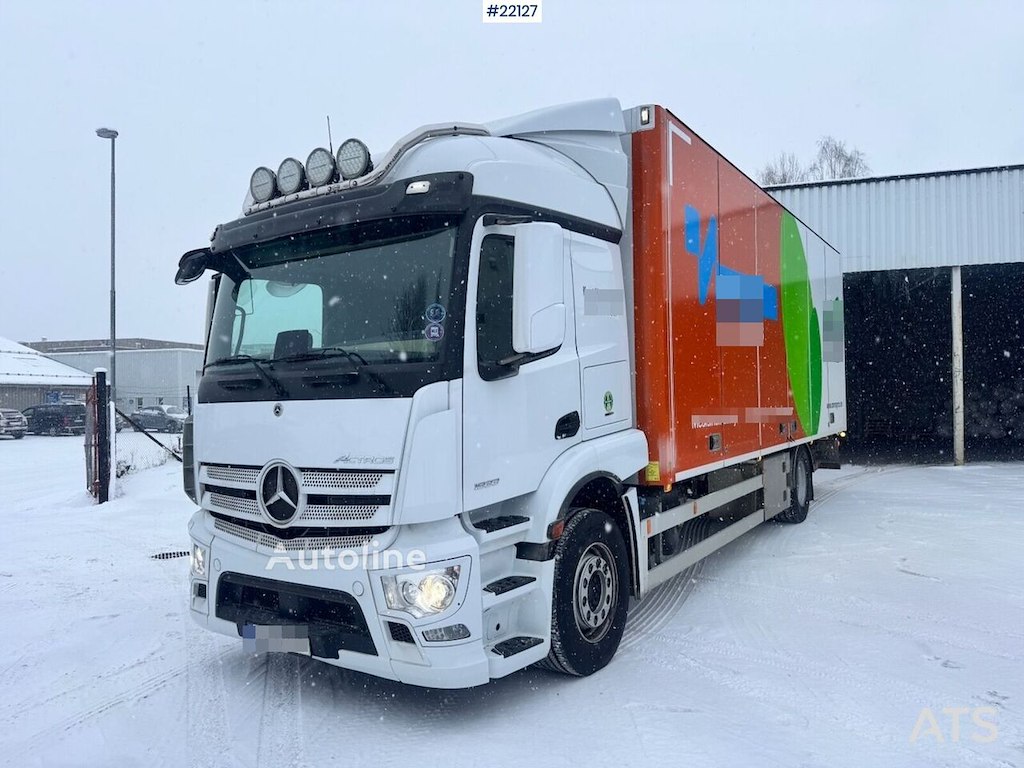 Mercedes-Benz Actros 1833 4x2 Skapbil m/ Full sideåpning kamion furgon