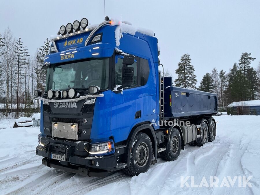 Prodaje se Scania R520 rol kiper sa kukom na aukciji
