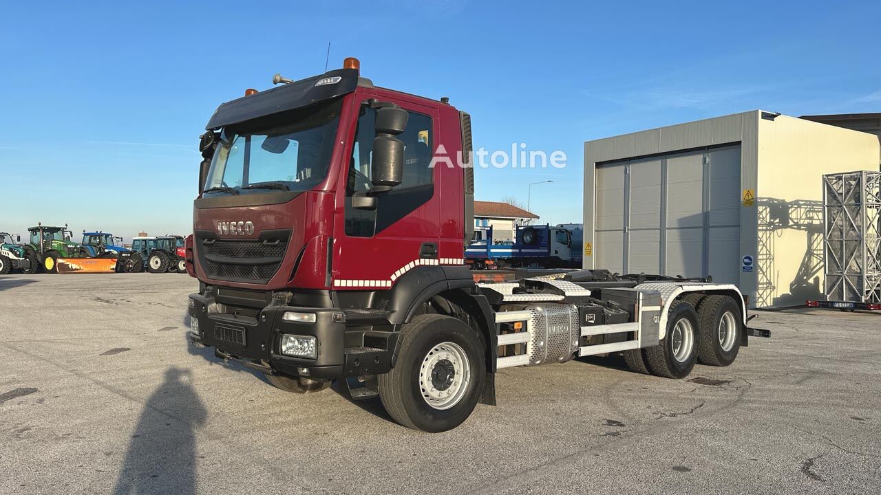IVECO TRAKKER 450 6x4 kamion rol kiper