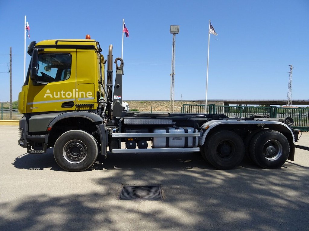 Mercedes-Benz AROCS 33 51 kamion rol kiper