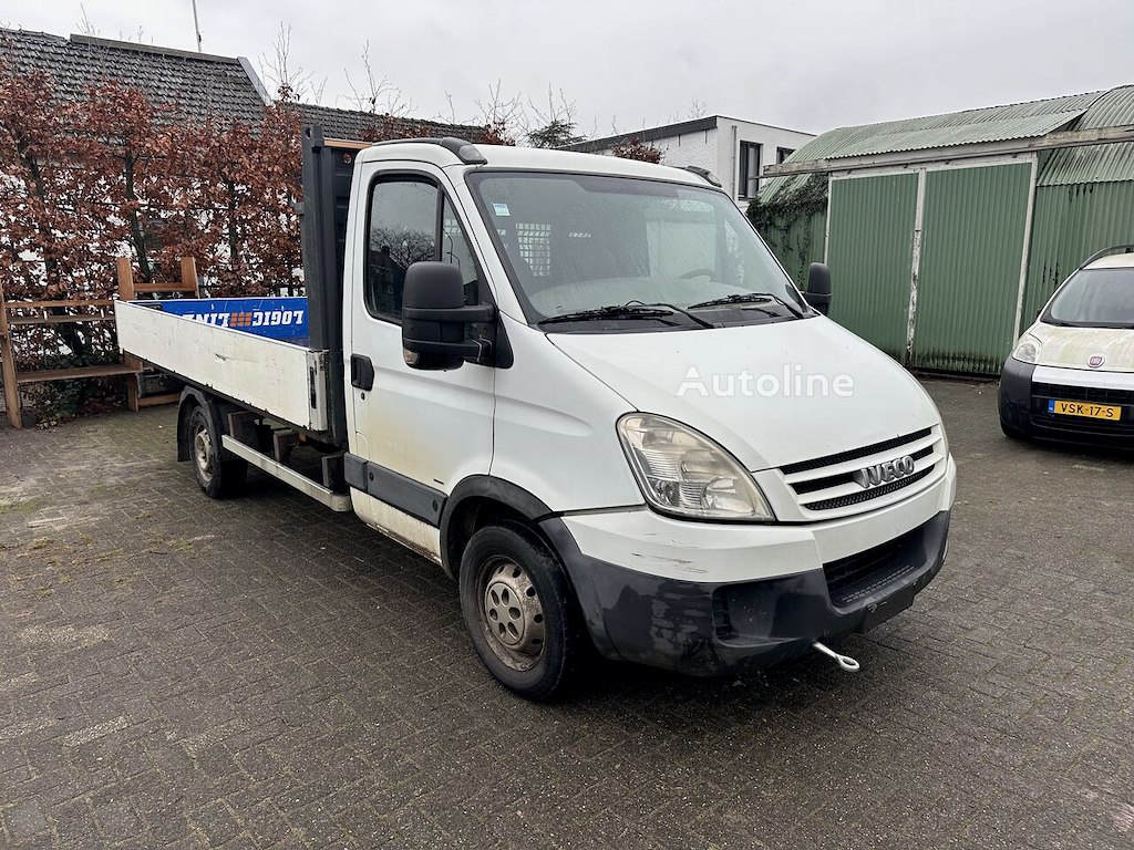 IVECO Daily 35S14 kamion s ravnom platformom < 3.5t