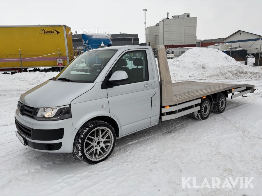 Prodaje se Volkswagen Transporter T28 2.5 TDI 10V Automatisk 131 hk kamion s ravnom platformom < 3.5t na aukciji