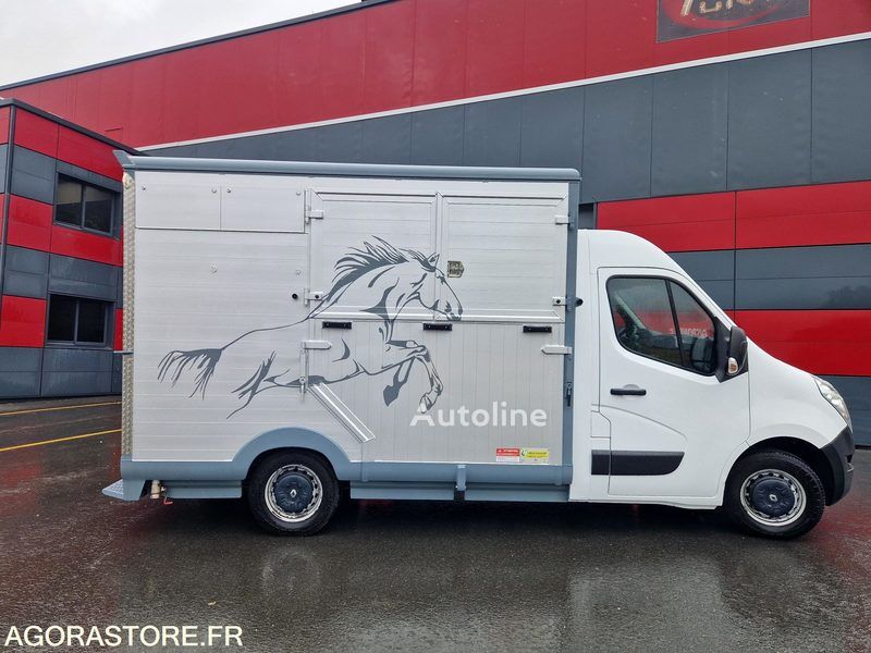 Prodaje se Renault Master vozilo za prevoz konja na aukciji