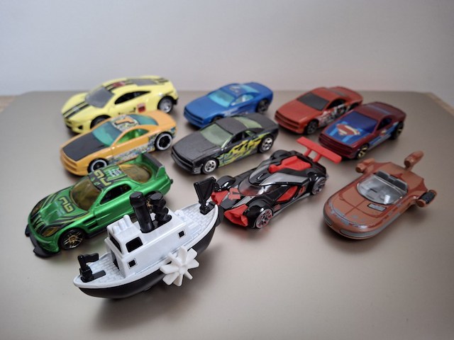 Lot Hot Wheels autića