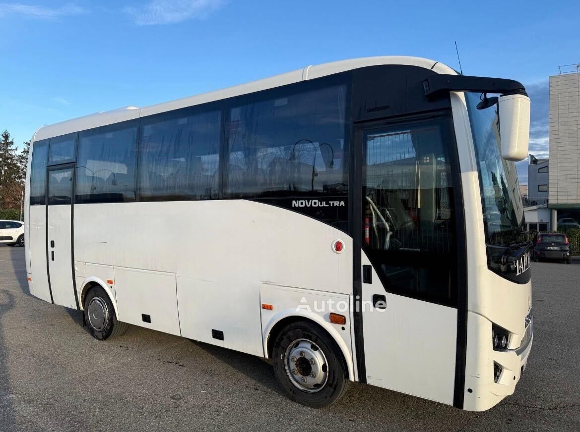 Isuzu Novo Ultra turistički autobus