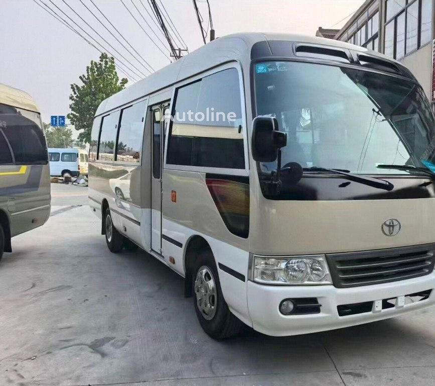 Toyota Coaster prigradski autobus