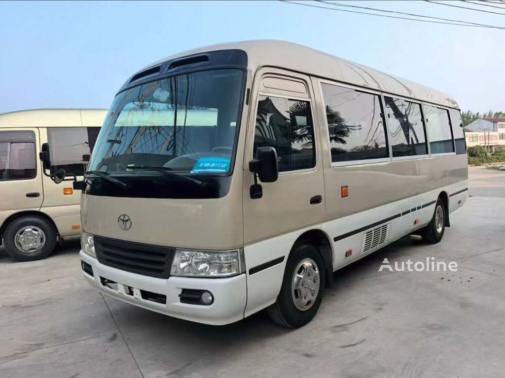 Toyota Coaster prigradski autobus