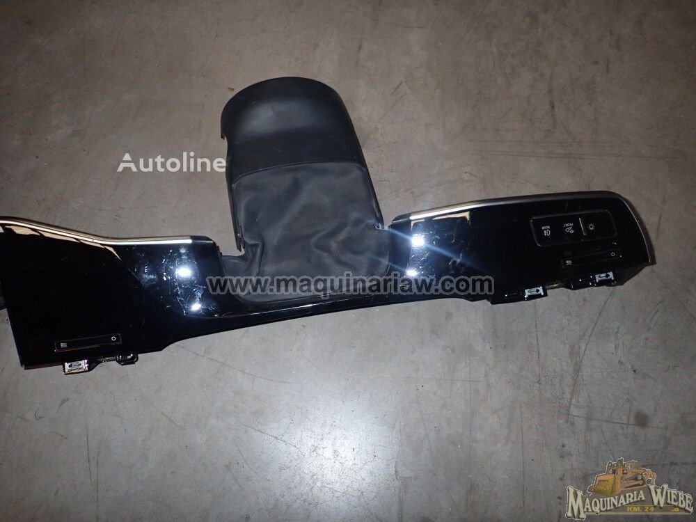 4N1 875 325 2W0 instrument tabla za Audi A8 automobila