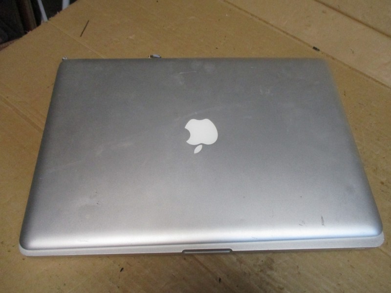 45.APPLE MacBook PRO A1286 za delove