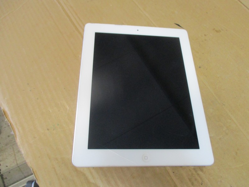 15.APPLE iPad A1458-citaj opis