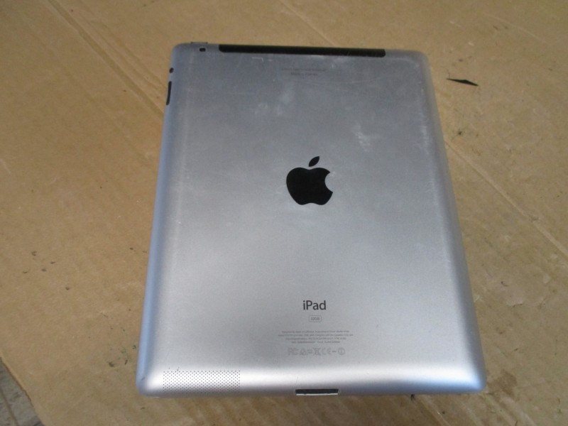 25.APPLE iPad A1396-za delove