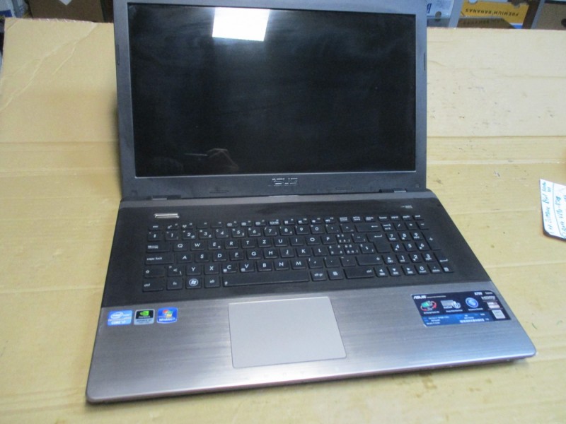 1.ASUS A75V laptop sa i7 za delove 17.3inca-citaj opis
