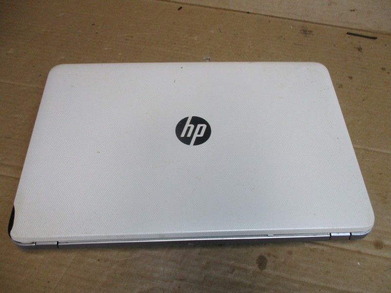 19.HP 15-e037sz laptop za delove-citaj opis