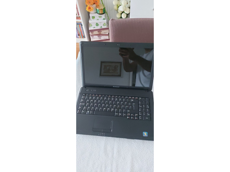 Lenovo G555