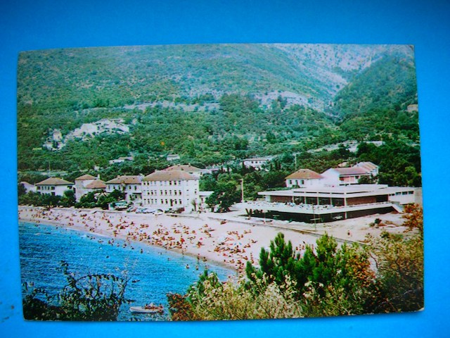 Petrovac na moru-Plaža sa restoranom Olivia